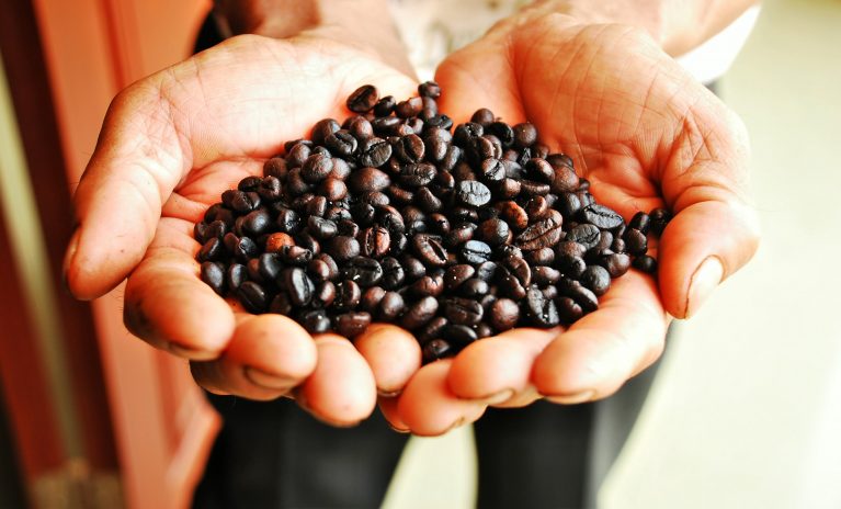 11 Best Dark Roast Coffee Beans Reviewed in Detail (Winter 2025)