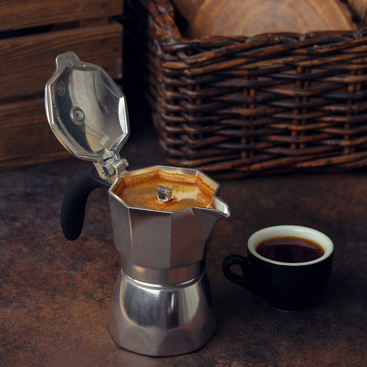9 Best Moka Pots Rated and Reviewed in Detail (Winter 2024)