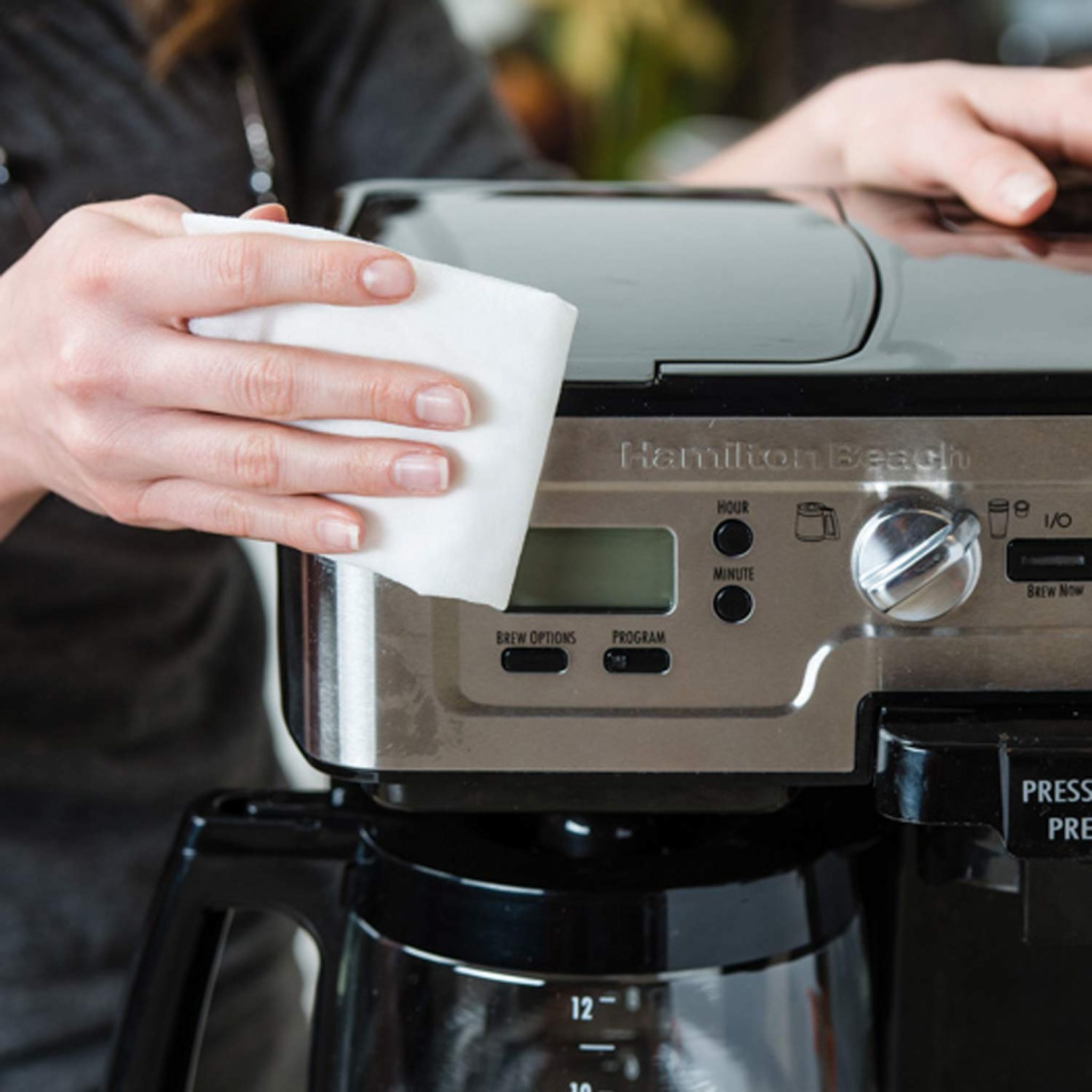 How to Use a Coffee Maker - Step-by-step Guide for Beginners