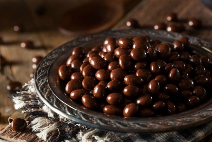 Eating Coffee Beans: Pros and Cons